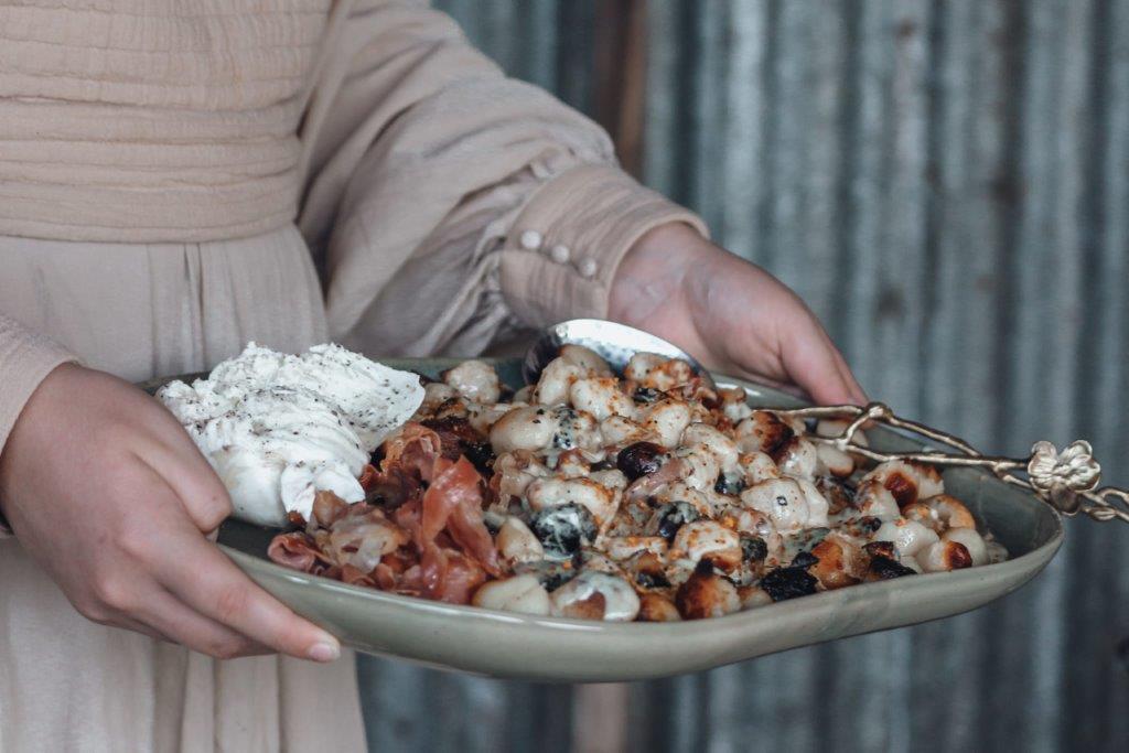 Cosy Hut Sit Up Meal – Elgusto Global